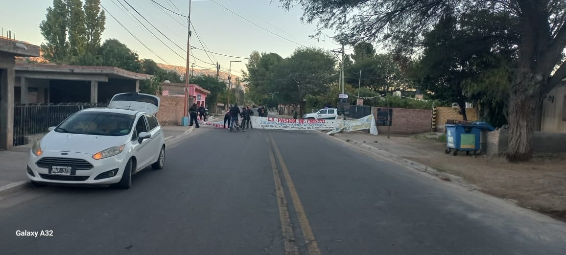 Corte sobre Ruta 40: alumnos terciarios exigen el inicio inmediato de ...